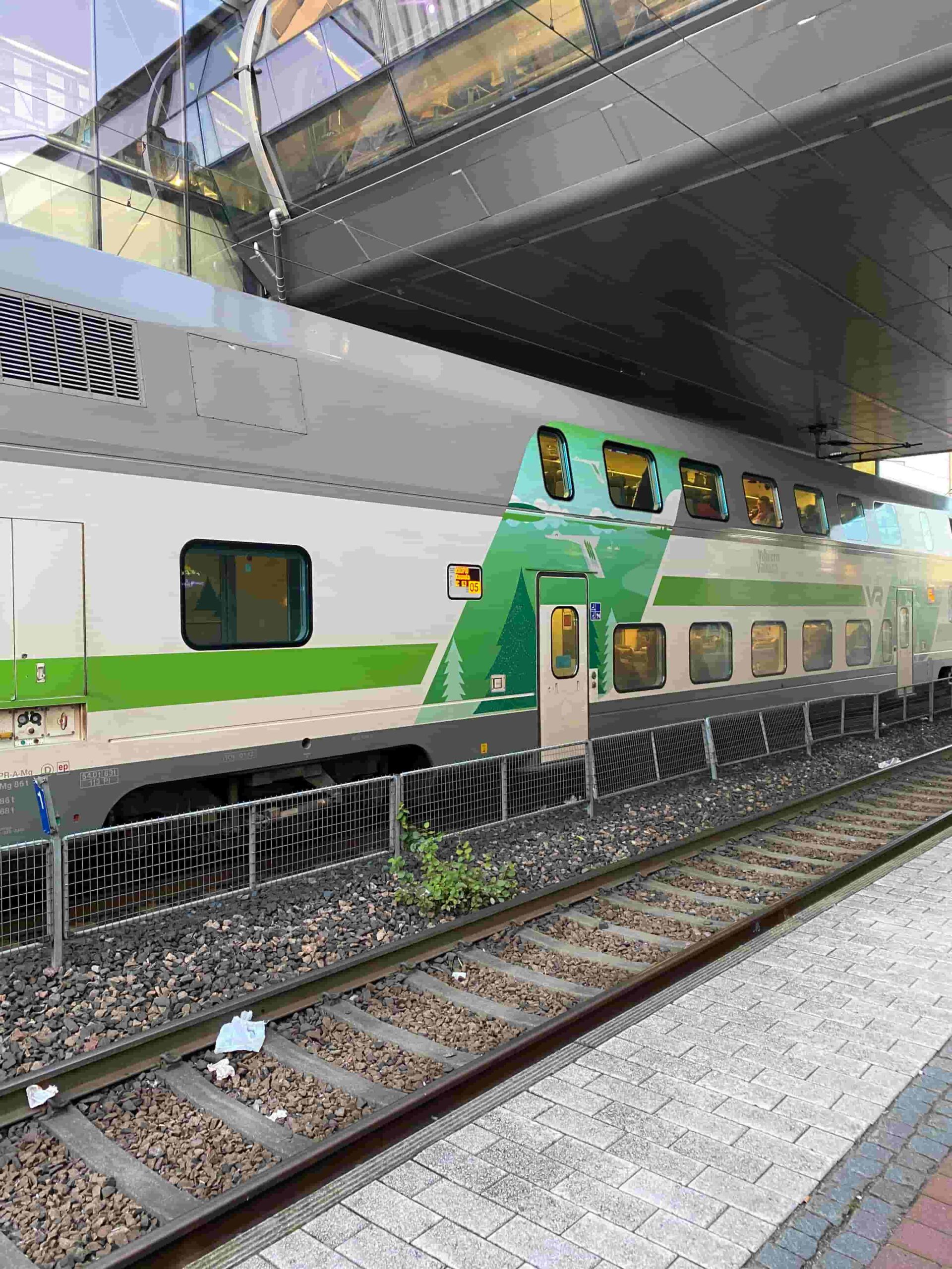 フィンランドの国鉄「VR」に乗ってみた｜乗り方・車内・設備の様子をレポート